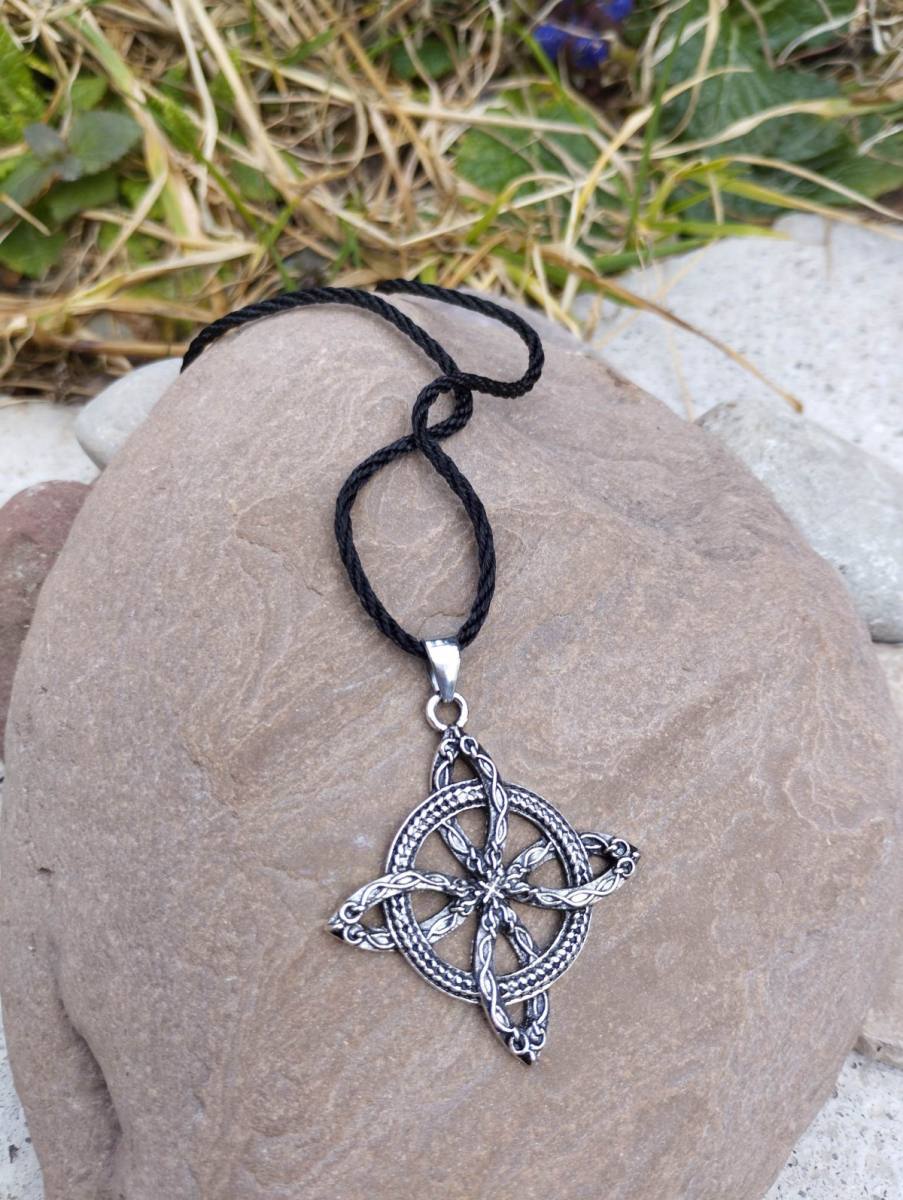 Nakit amulet, keltski vozel, kristal, lotosov cvet simbol, talisman, amulet